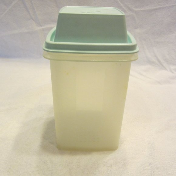 Tupperware | Kitchen | Unique Vtg 8s Tupperware Pickle Keeper Container ...